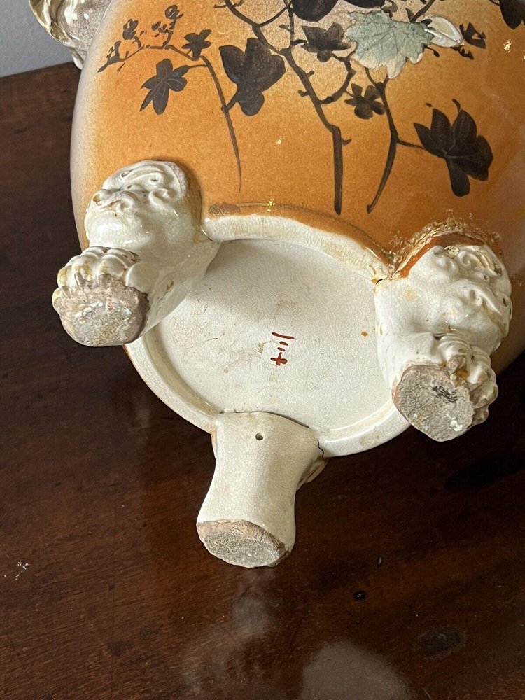 Large Satsuma Dogs of Fo Vase on Stand for sale at Pamono