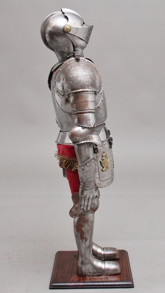 Early 20th Century Miniature Suit of Armour for sale at Pamono