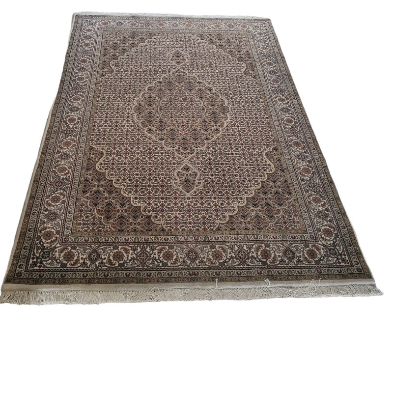Vintage Middle Eastern Handknotted Rug from Tabriz Royal for sale at Pamono