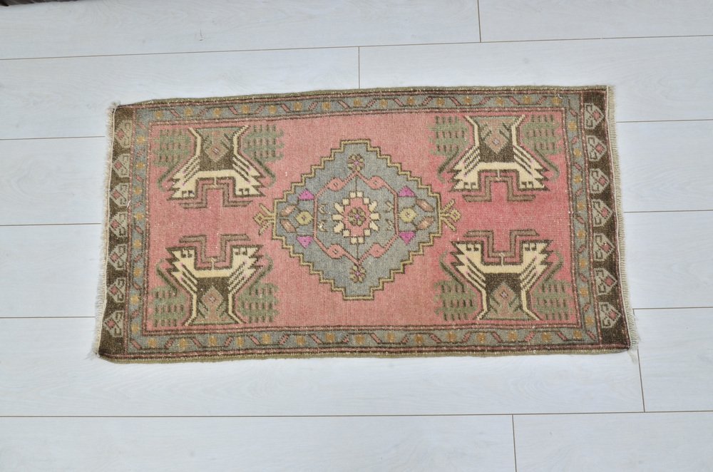Small Anatolian Pink Faded Door Rug for sale at Pamono