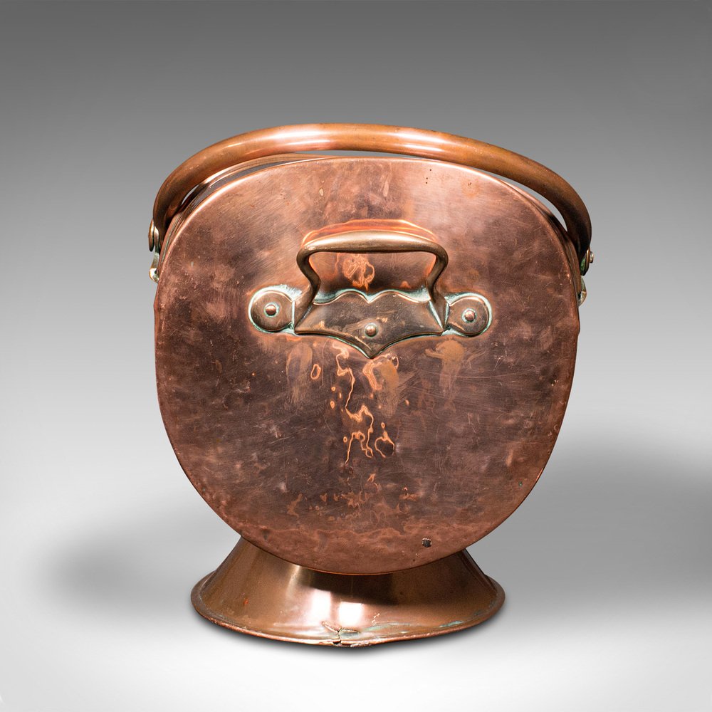English Victorian Helmet Fireside Bin, 1870s for sale at Pamono