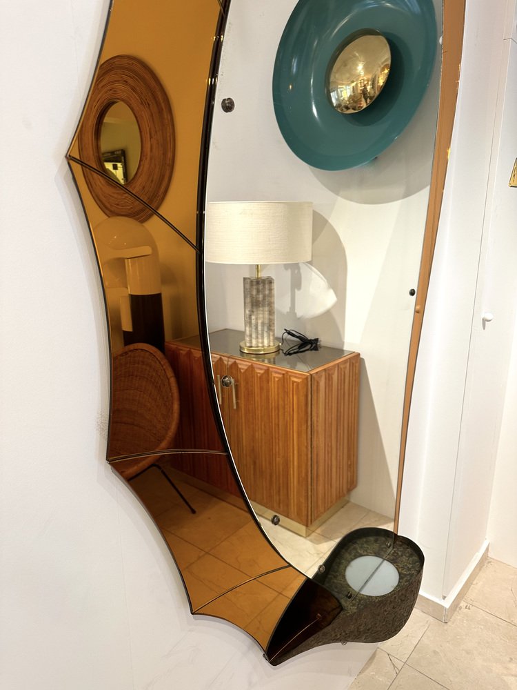 Specchio grande in vetro ambrato attribuito a Cristal Art, Italia, anni '60 in vendita su Pamono