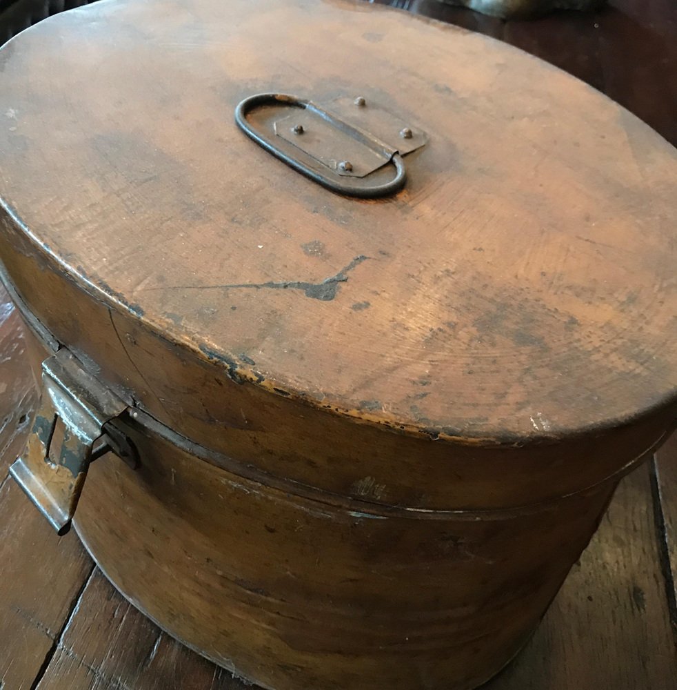 19th Century, Metal Hat Box in Trompe Loeil 1875 for sale at Pamono