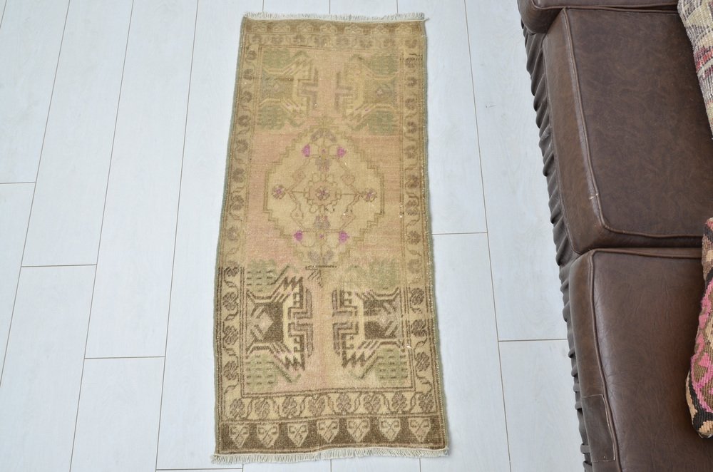 Moderner Vintage Mini Teppich in Hellbraun bei Pamono kaufen