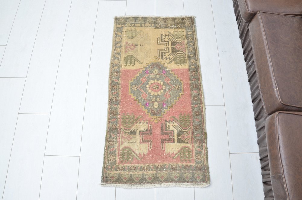 Turkey Handmade Mat Rug for sale at Pamono