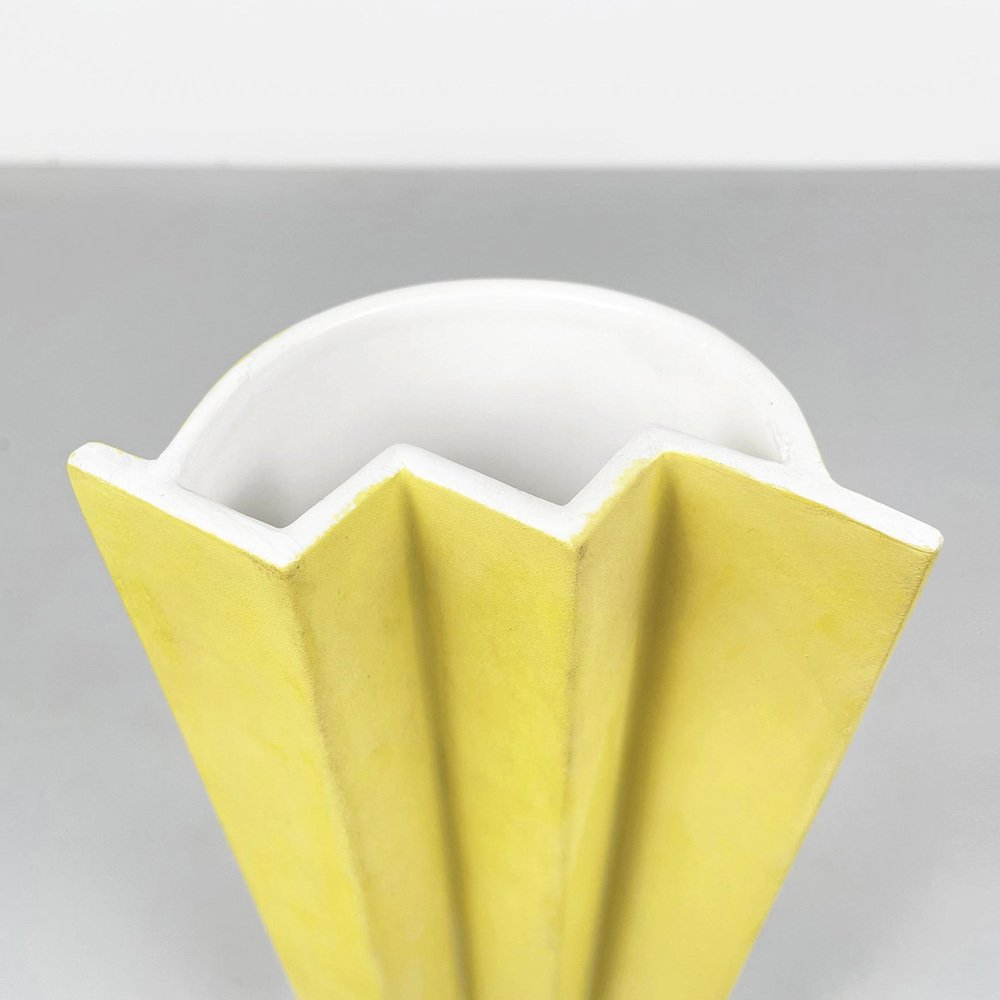 Vaso moderno in ceramica gialla di Ettore Sottsass per A. Sarri, Italia ...