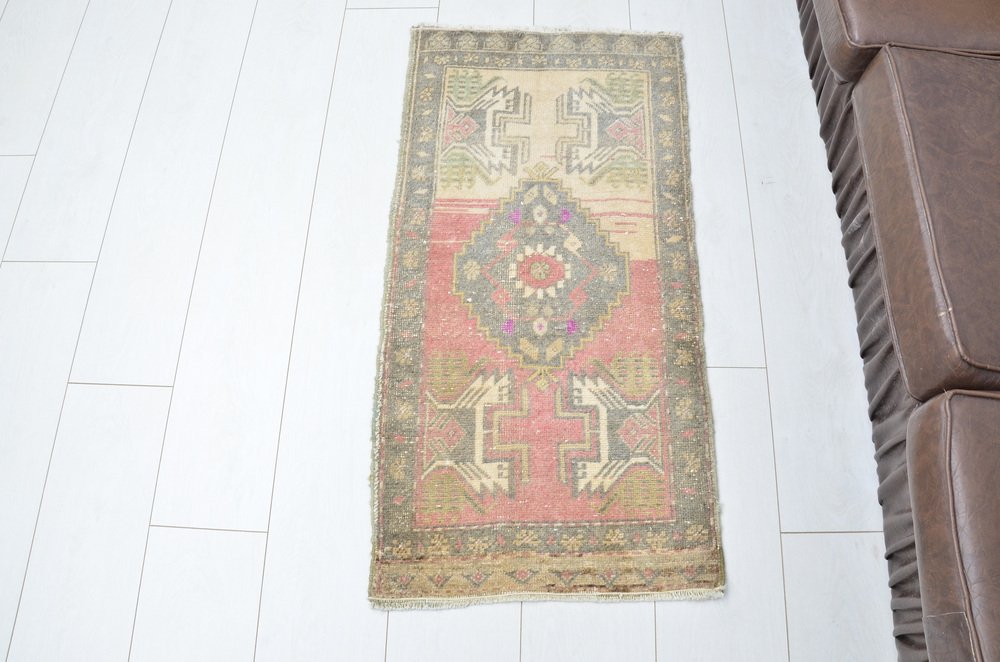 Small Neutral Entryway Rug for sale at Pamono