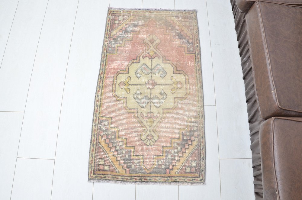 Neutral Home Entryway Mini Rug for sale at Pamono