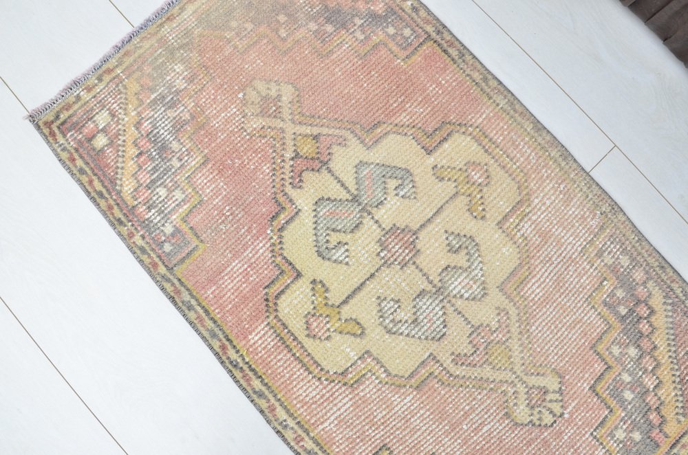 Neutral Home Entryway Mini Rug for sale at Pamono