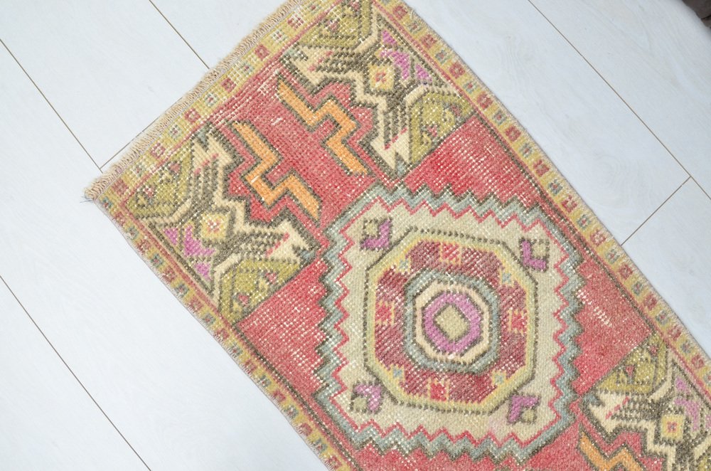 Traditional Turkey Door Mat in Red Color for sale at Pamono