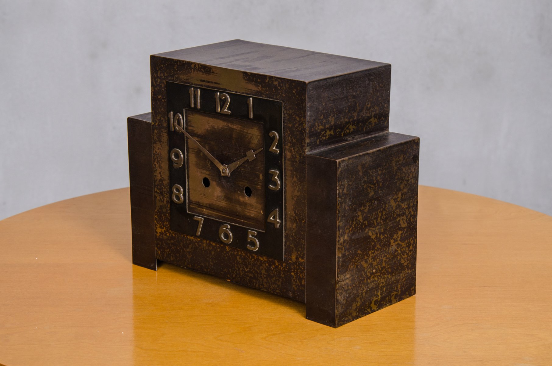 Art Deco Copper Table Clock, 1920s for sale at Pamono
