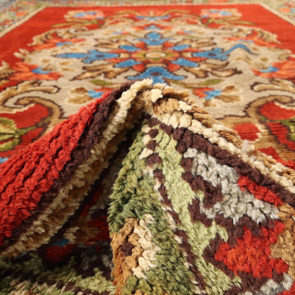 Vintage Turkish Ushak Rug for sale at Pamono