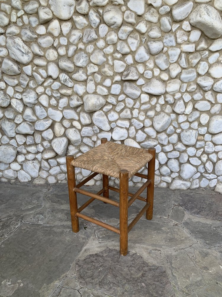 Mid-Century Stroh Bauche Hocker von Charlotte Perriand für L'équipement ...