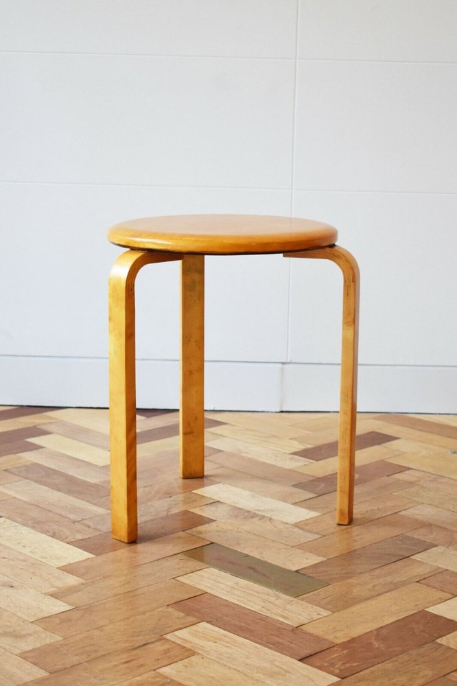 Stapelbarer E60 Pascoe Hocker aus Birke Bugholz von Alvar Aalto für Artek, 1960er bei Pamono kaufen