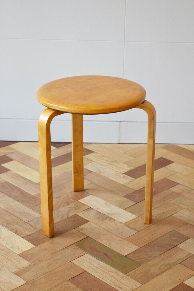 Stapelbarer E60 Pascoe Hocker aus Birke Bugholz von Alvar Aalto für Artek, 1960er bei Pamono kaufen