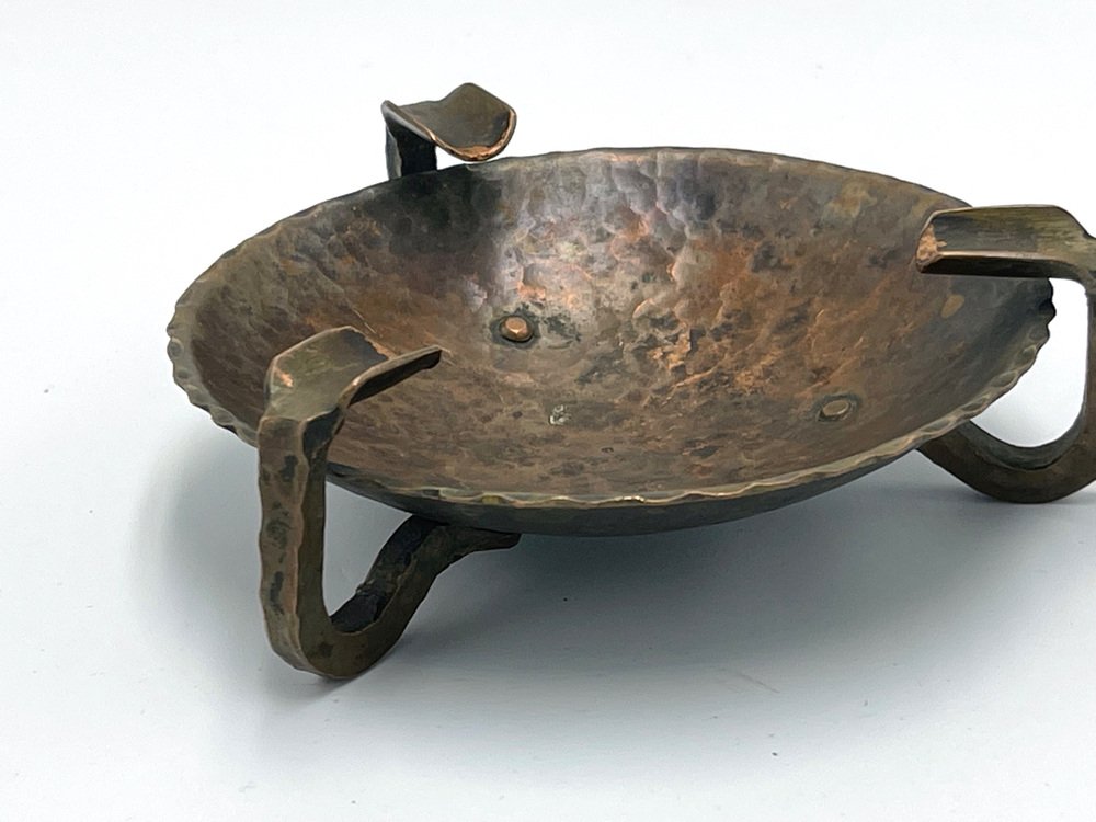 Mid-Century Hammered Copper Ashtray, 1970s for sale at Pamono