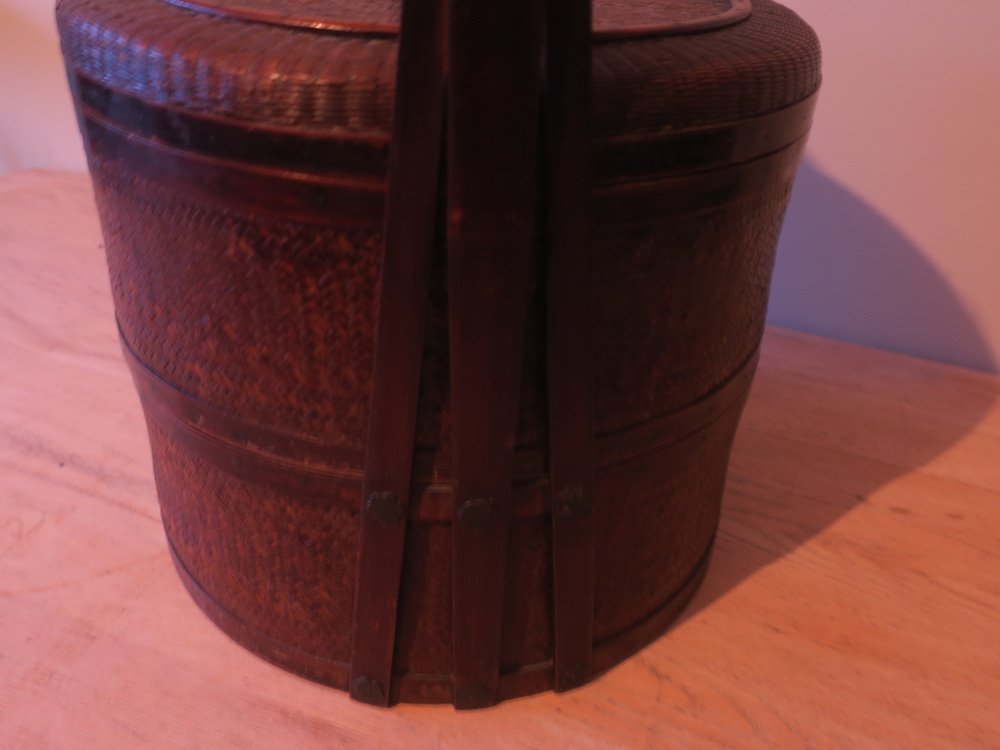 Chinesischer Korb aus Holz und Rattan mit 3 Fächern bei Pamono kaufen