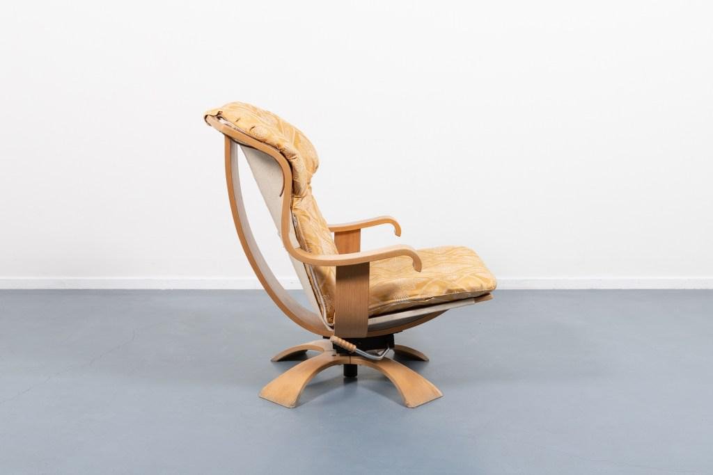 Vintage Scandinavian Swivel Lounge Chair, Sweden 1970s for sale at Pamono