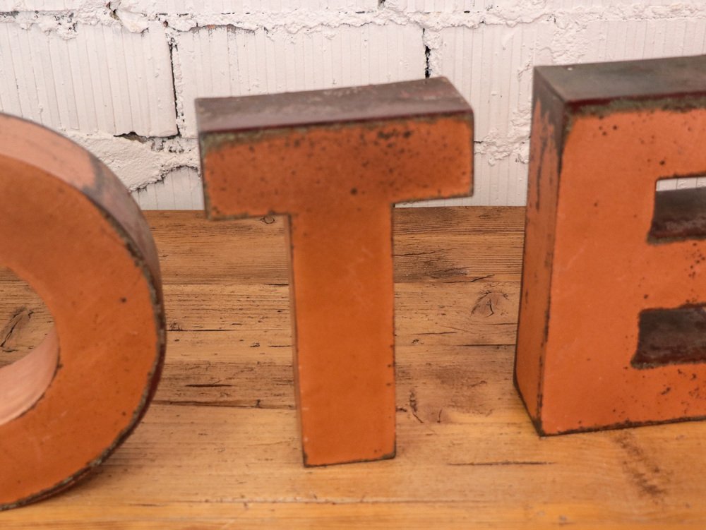 Vintage Italian Hotel Letters in Copper, 1960s, Set of 5 for sale at Pamono