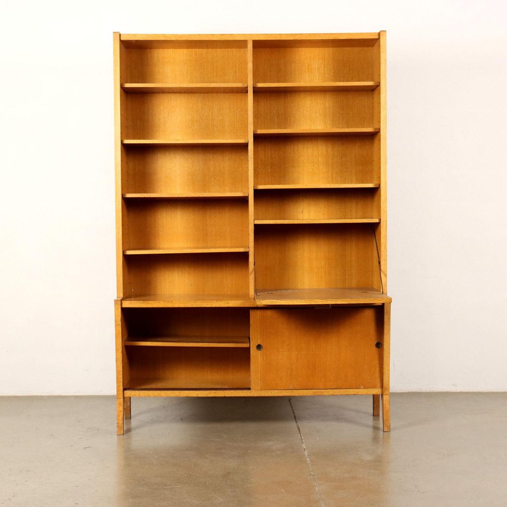 Vintage Italian Bookshelf in Oak Veneer, 1950s for sale at Pamono