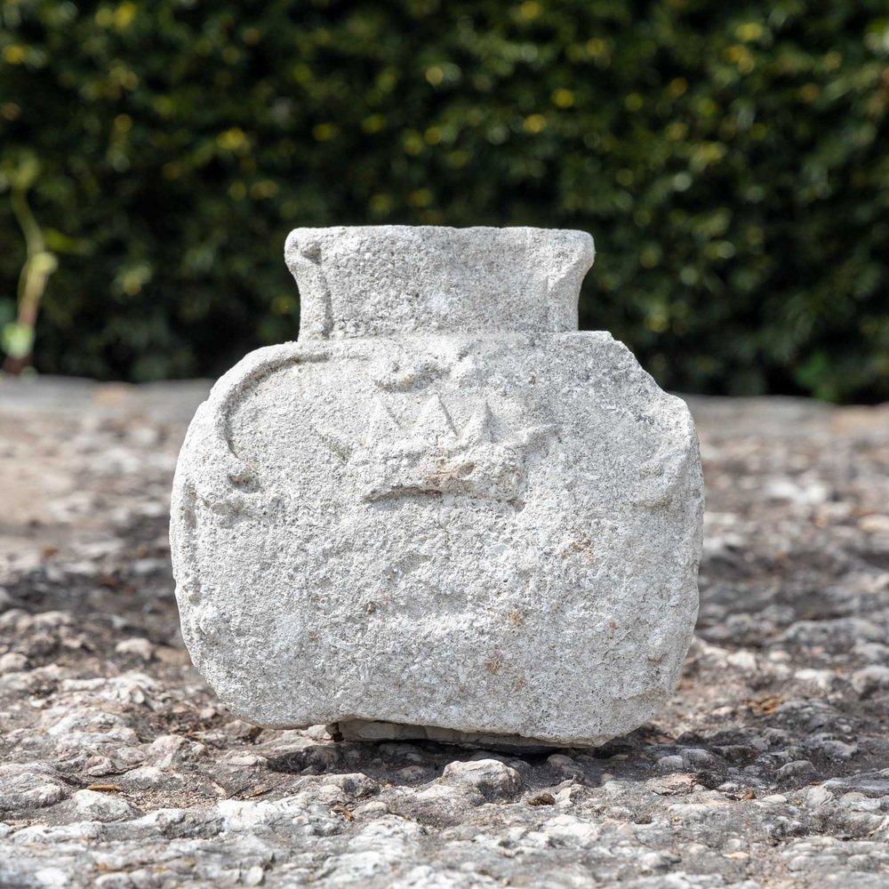 18th Century Historical Ornament for sale at Pamono