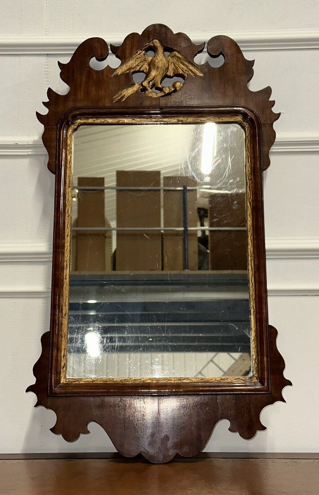 Georgian Chippendale Phoenix Mirror in Gilt Wood, 1760s for sale at Pamono