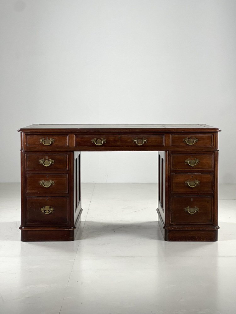 English Oak Desk, 1890s for sale at Pamono