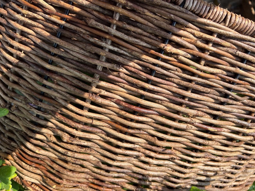 French Rustic Oval Willow Wicker Basket, 1960s for sale at Pamono