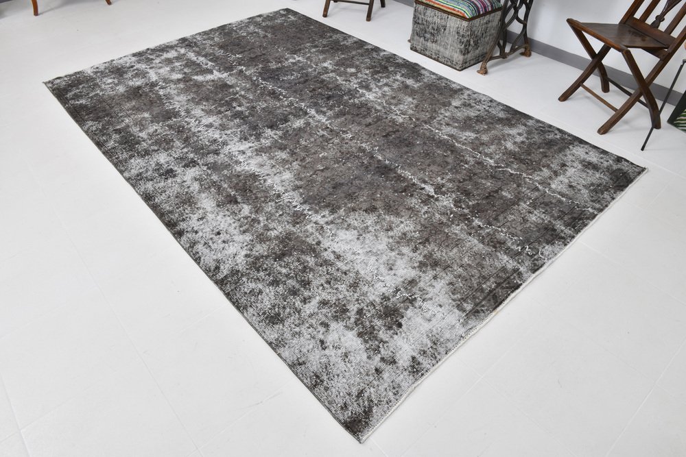 Vintage Gray Abstract Rug for sale at Pamono