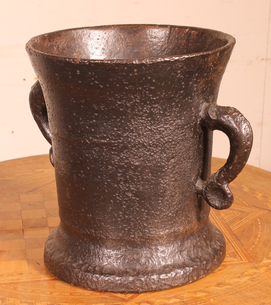 16th Century Cast Iron Mortar for sale at Pamono