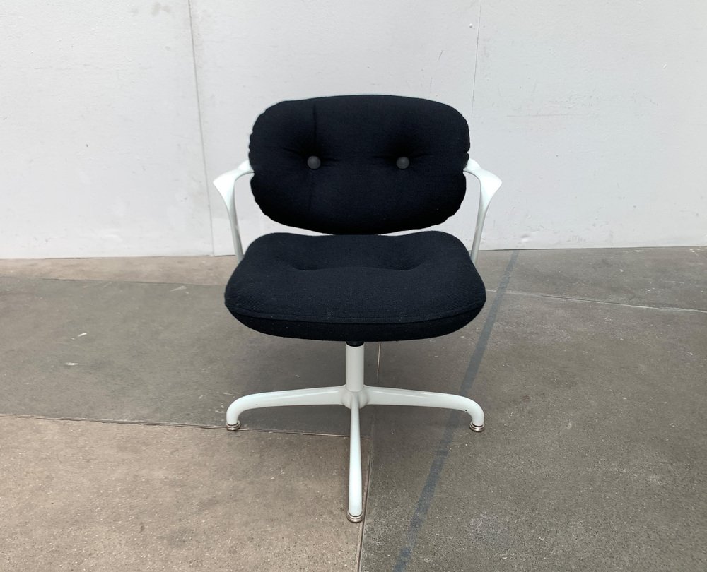 Space Age Model 2038 Swivel Chair by Bruce Hannah & Andrew Morrison for ...