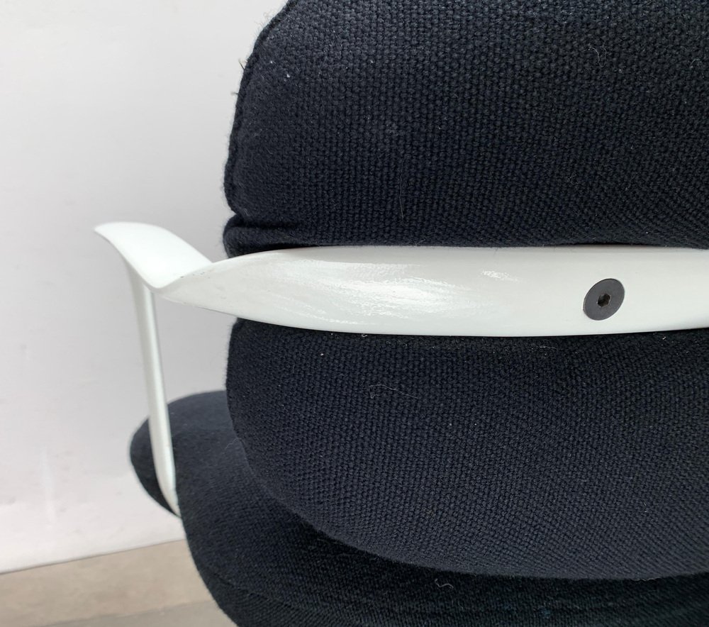 Space Age Model 2038 Swivel Chair by Bruce Hannah & Andrew Morrison for ...