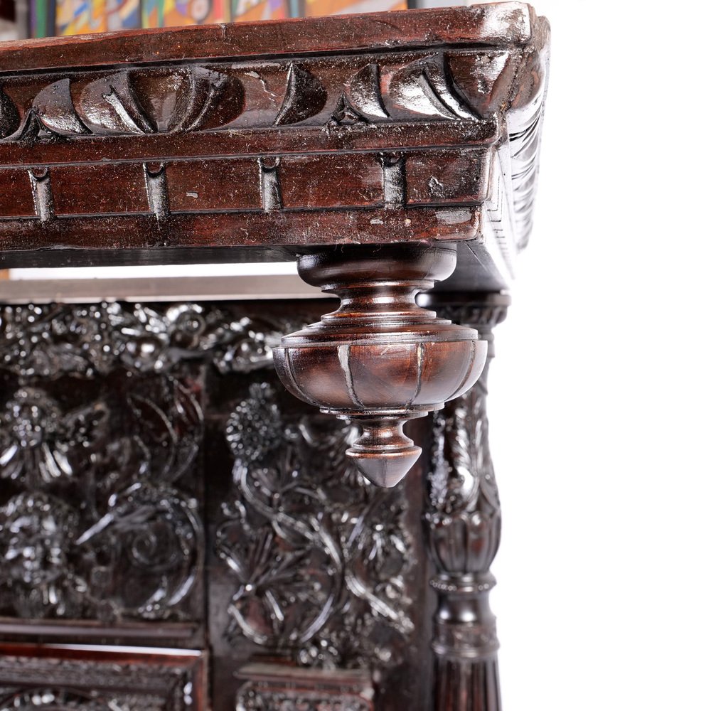 Antique English Bed in Oak, 1650s for sale at Pamono