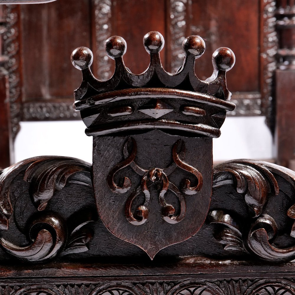 Antique English Bed in Oak, 1650s for sale at Pamono