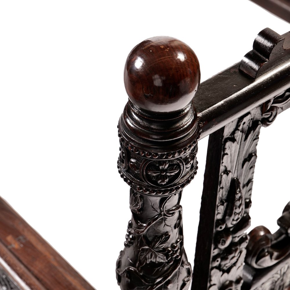 Antique English Bed in Oak, 1650s for sale at Pamono