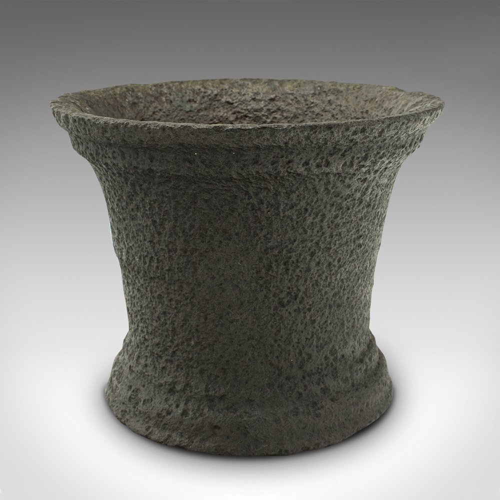 Antique Georgian English Mortar in Cast Iron, 1750 for sale at Pamono