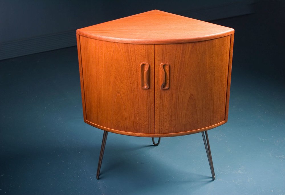 Small Mid-Century Teak Corner Cabinet by Victor Wilkins for G-Plan ...