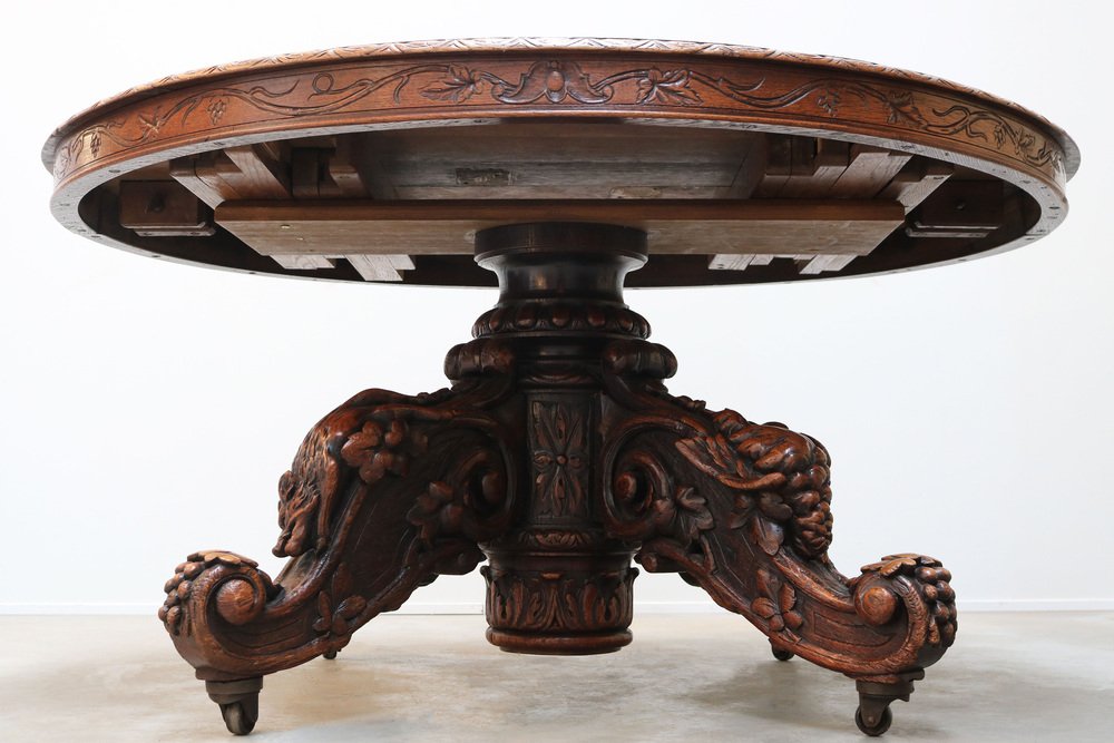 Antique French Oval Dining Table in Oak, 1850 for sale at Pamono