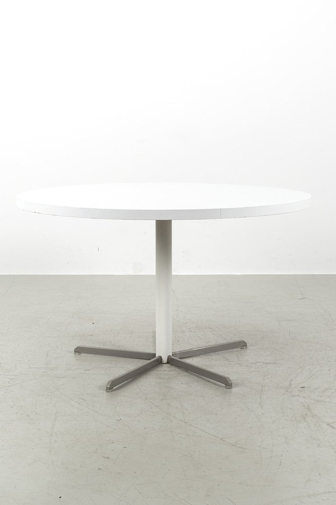 Round White Dining Table for sale at Pamono