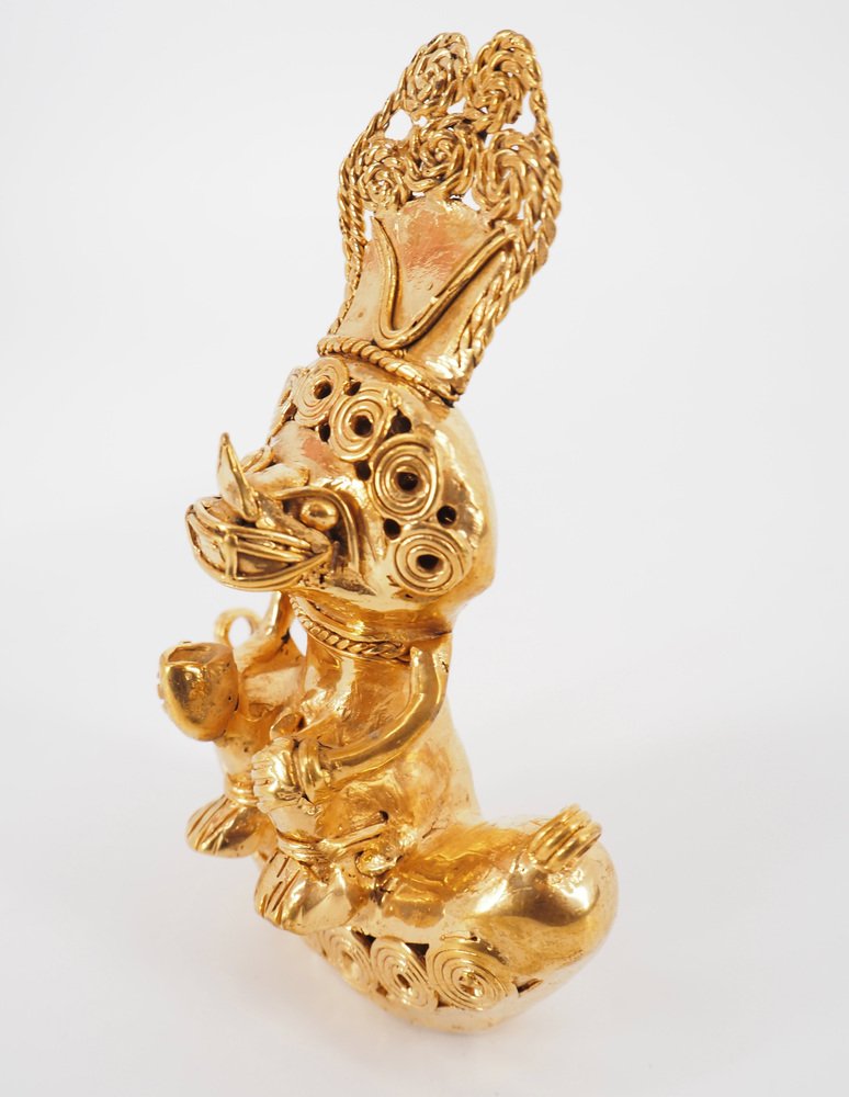 Colombian Taïrona Tumbaga Statuette of High Priest for sale at Pamono