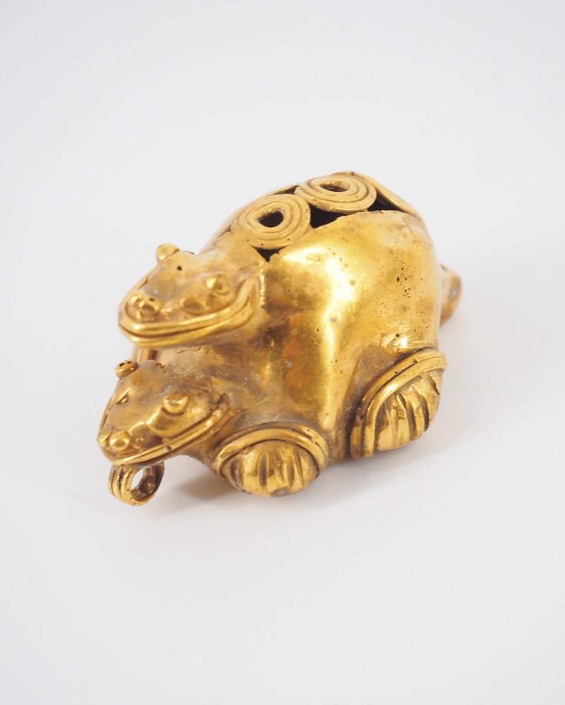 Kolumbianische Taïrona Tumbago Statuette von Janus Tortoise bei Pamono ...