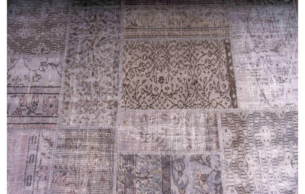 Middle Eastern Rectangular Rug for sale at Pamono