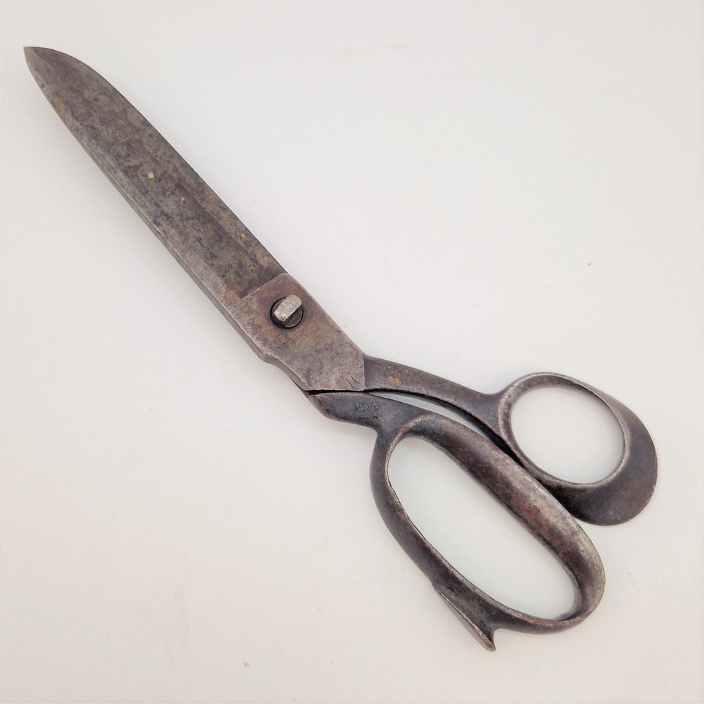Antique Scissor in Iron, 1930 for sale at Pamono
