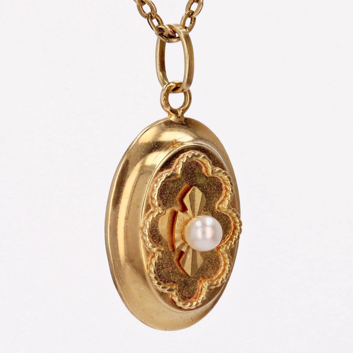 French Cultured Pearl 18 Karat Yellow Gold Oval Shaped Pendant, 1960s ...