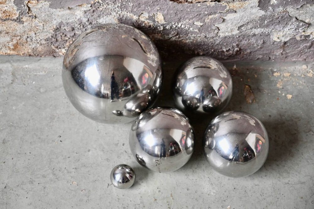 Metal Spheres, 1980s, Set of 5 for sale at Pamono