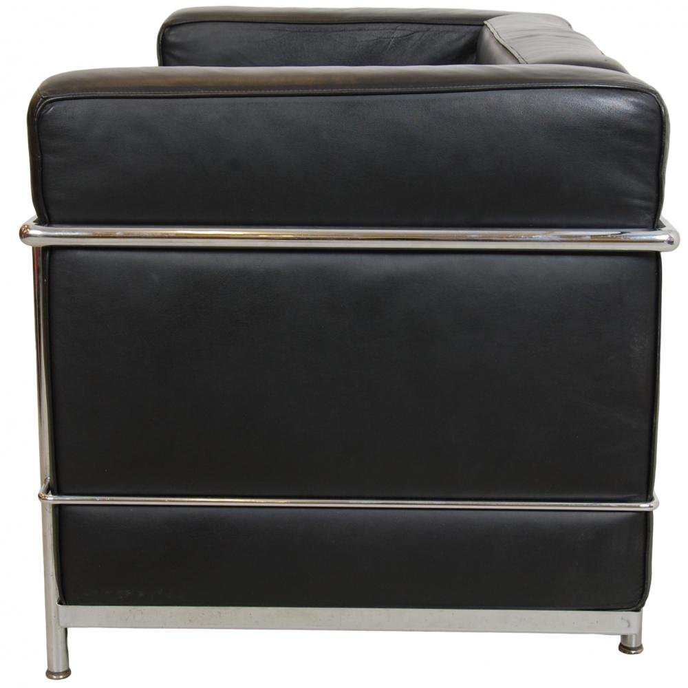 Lc 2 2 Seater Sofa In Black Leather By Le Corbusier For Cassina For Sale At Pamono