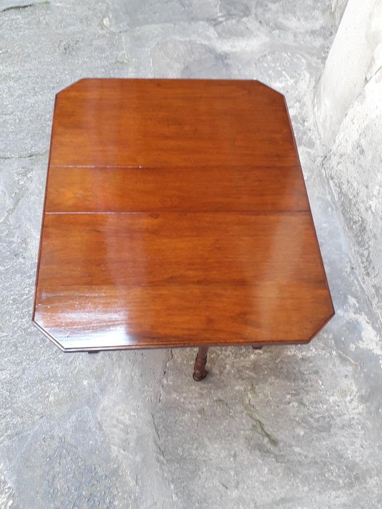 Vintage English Mahogany Table for sale at Pamono