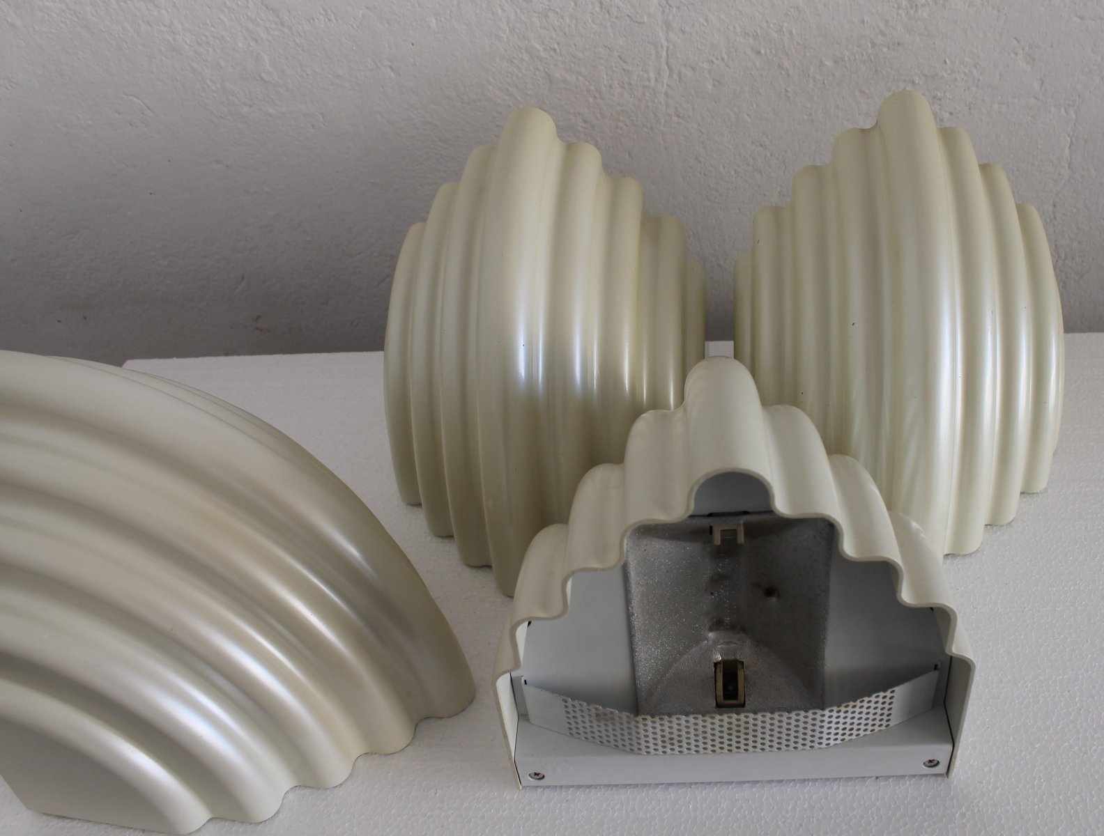 Tuki Wall Lamp attributed to Kazuide Takahama for Sirrah, Italy, 1980s ...