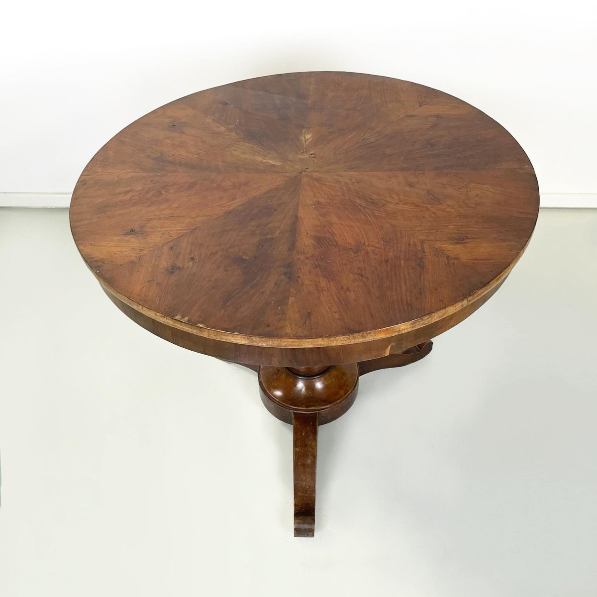 Italian Round Wood Dining Table, 1800s for sale at Pamono