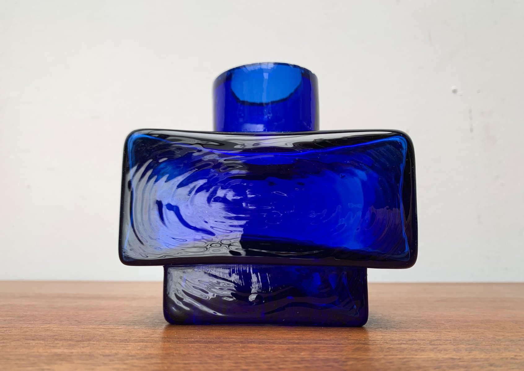 Mid-Century Scandinavian Block Glass Vase, 1960s for sale at Pamono